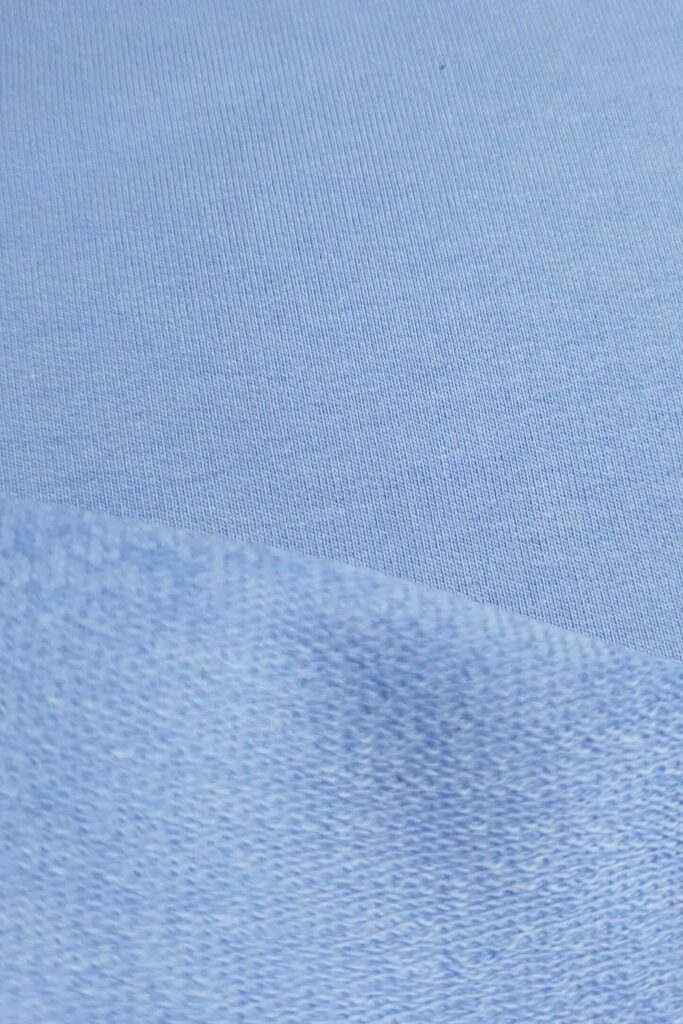 Vaalean sininen Joustocollege - MUTCAT Design House